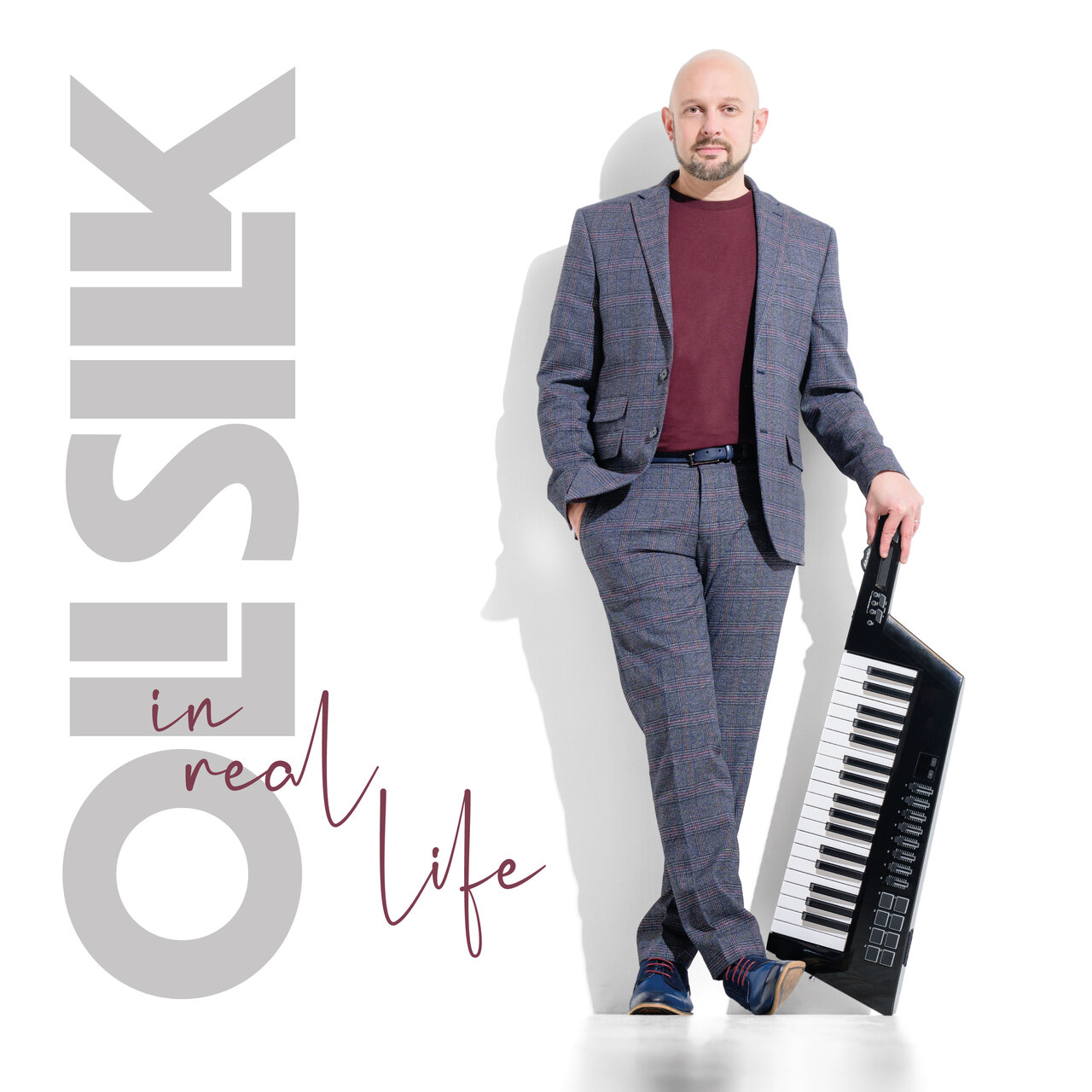 Oli Silk - Looking Glass - JAZZRADIO.com - enjoy great jazz music